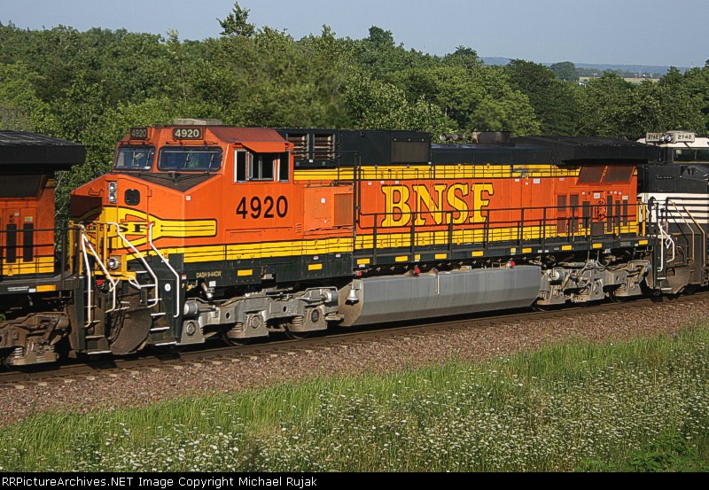 BNSF 4920